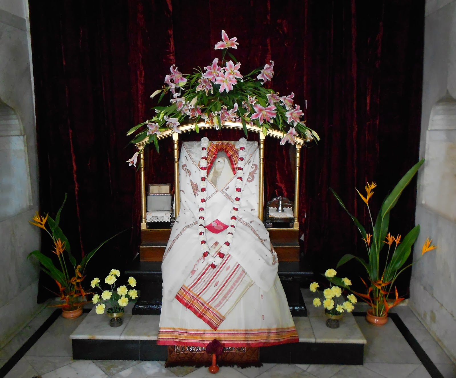 SRI SARADA DEVI DARSHAN : * * * * * * * * * * * TODAY DARSHAN OF SRI ...