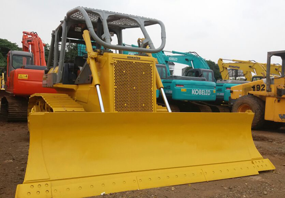 Bulldozer Komatsu D85E-SS