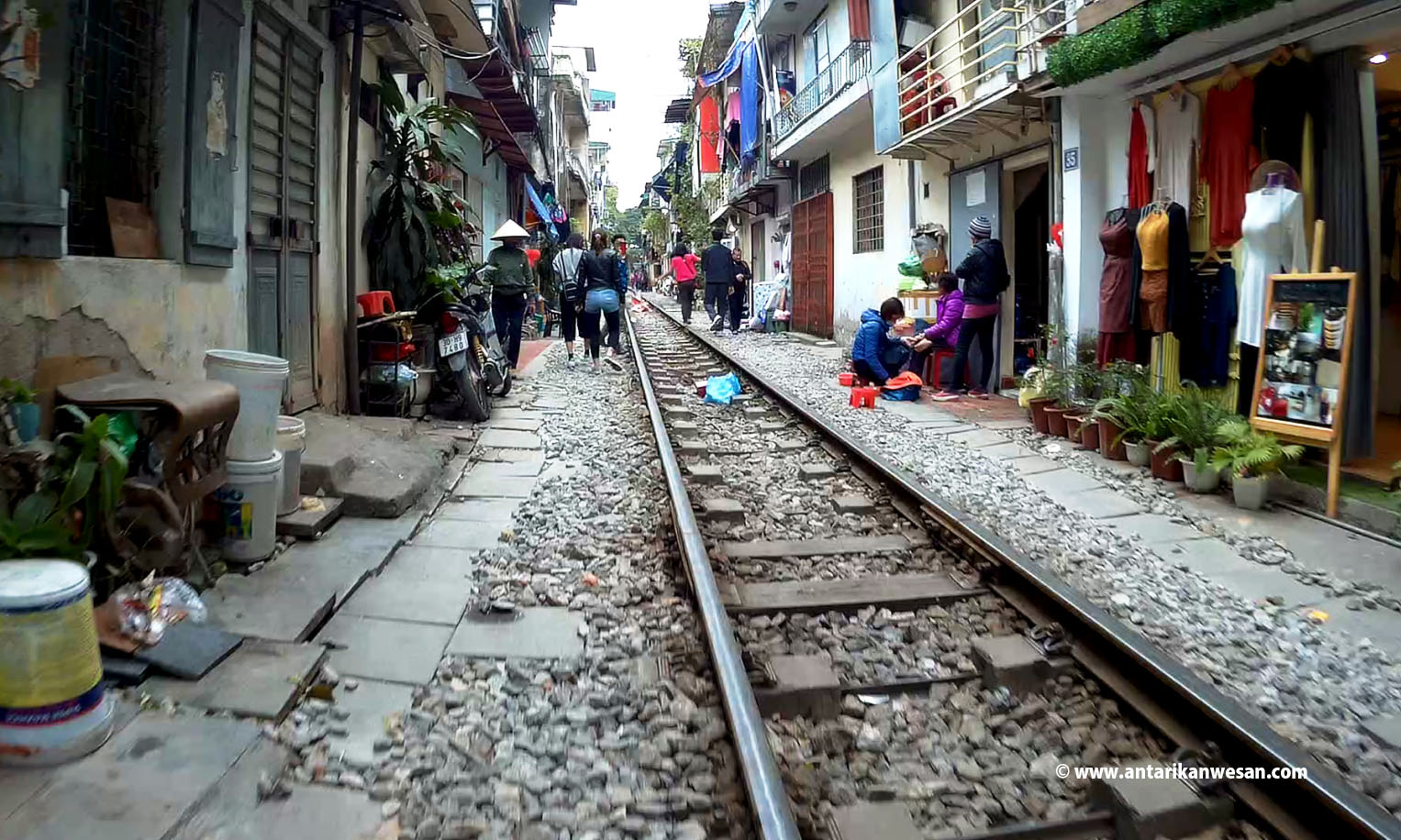 Finding the Train Street in Hanoi, Vietnam (With Location on Map)