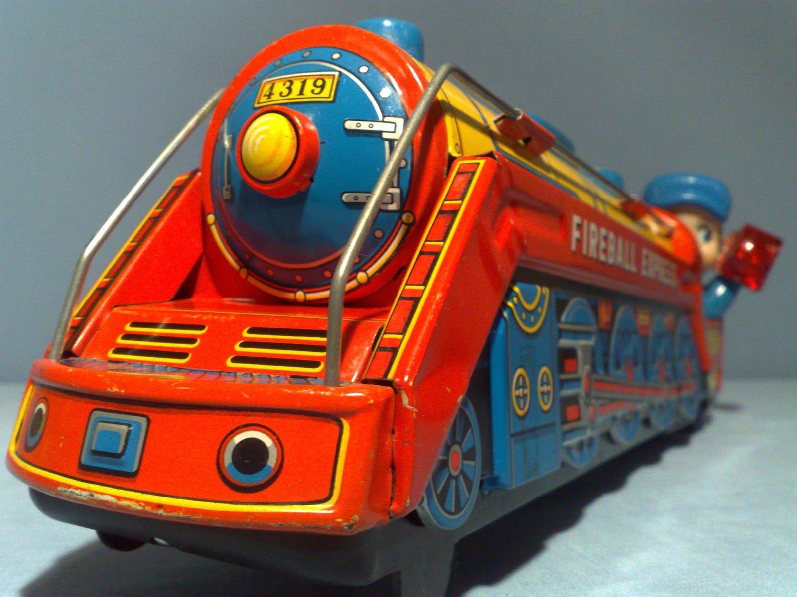 TOM's TECH TOYS: TRAINS LOCOMOTIVES