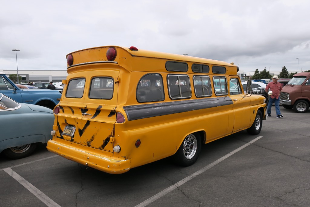 Classic Waves: 1966 GMC School Bus