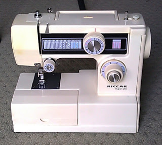 Vintage Sewing Machines: Riccar Super Lite