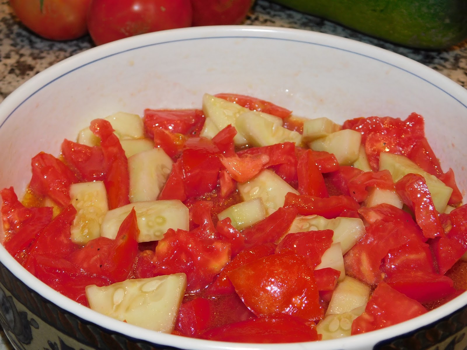 What's cookin', Mom?: Romanian Tomato-Cucumber Salad (Salată de Roșii ...