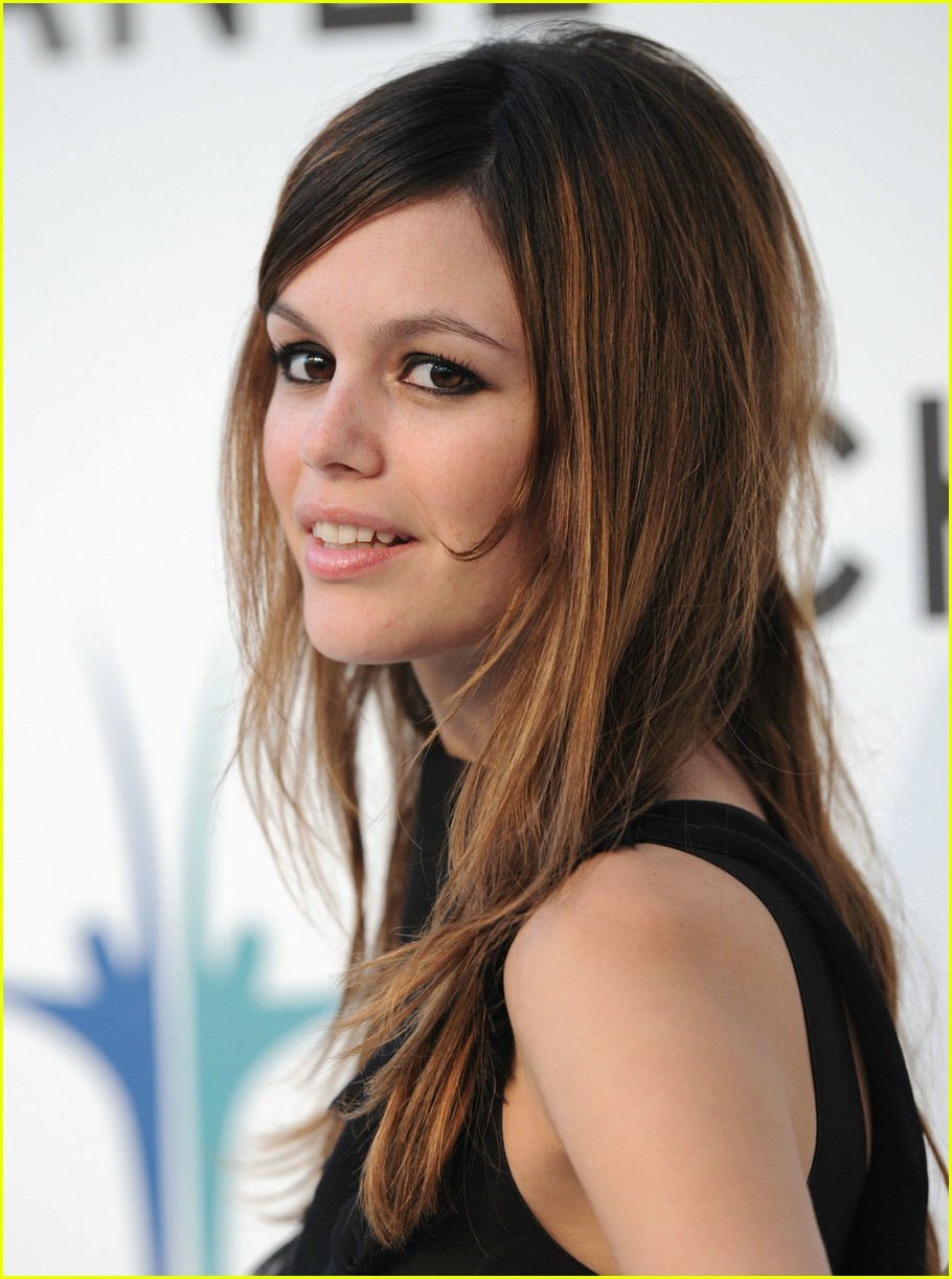 Best Wallpaper 2012: Rachel Bilson Hairstyles