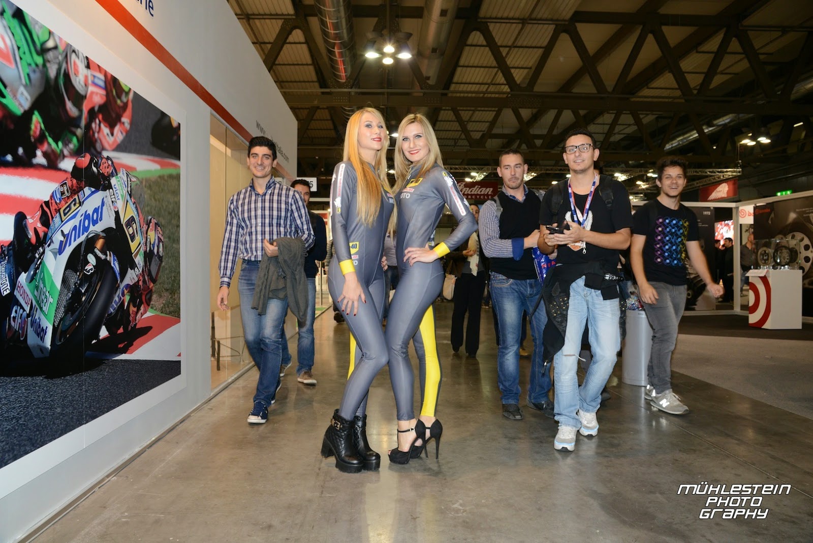 Eicma 2014 Wd 40 Girls Part 2