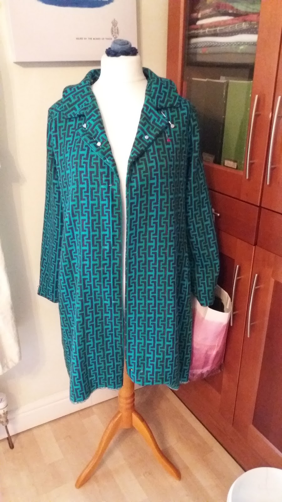 Three Stories High: Diary of a #vintagepledge Coat Challenge