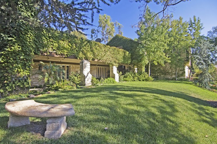 Real Estate Agent Property: Liz Taylor's Bel Air Mansion Sold to Razor ...