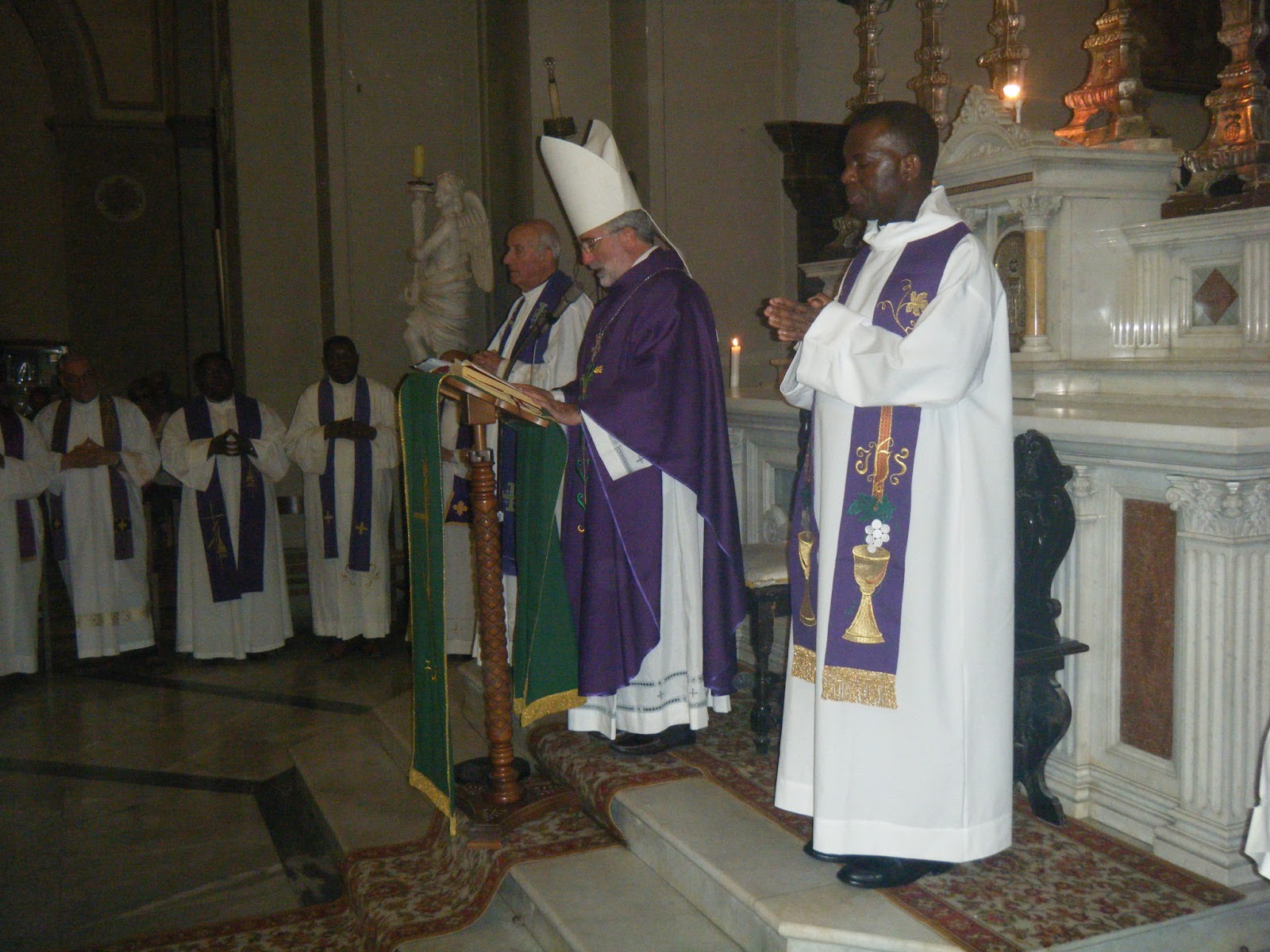 DIOCESE D'INONGO: Photos de la messe des funérailles de l'abbé Georges ...