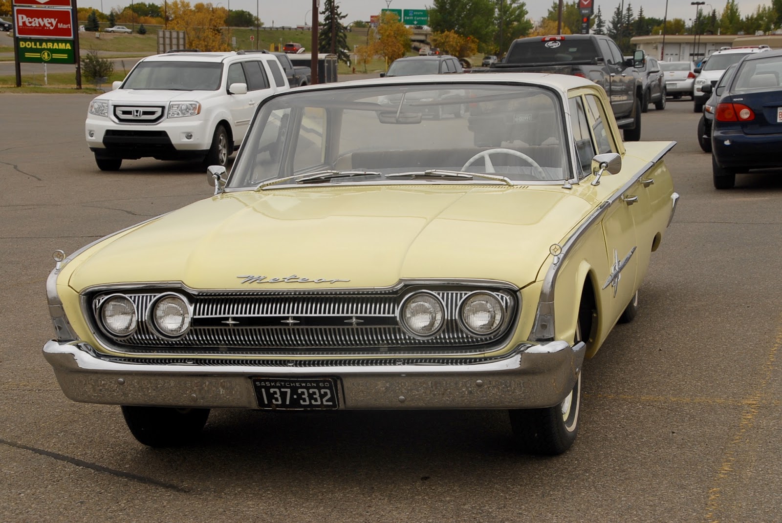autoliterate: 1960 Meteor Rideau