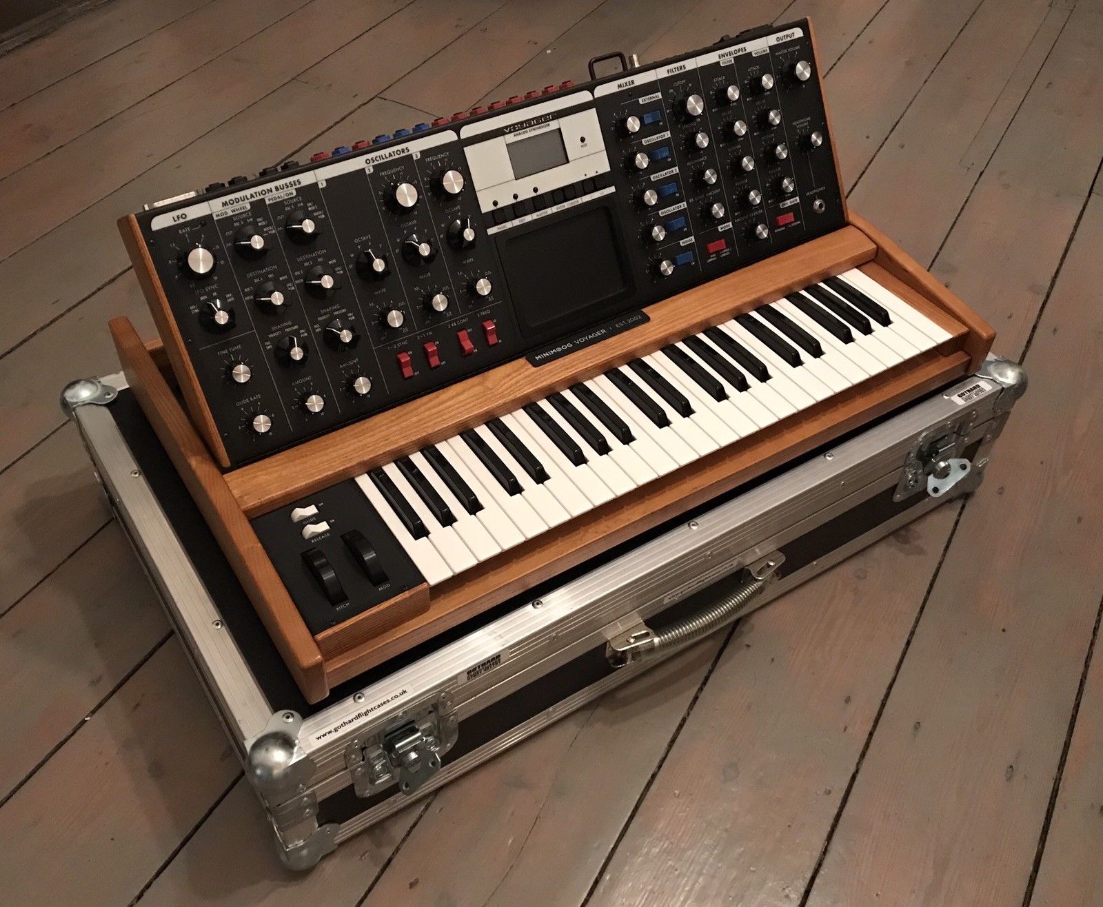 MATRIXSYNTH: Moog Voyager Synthesiser + VX-351 Expander + Full Flight ...