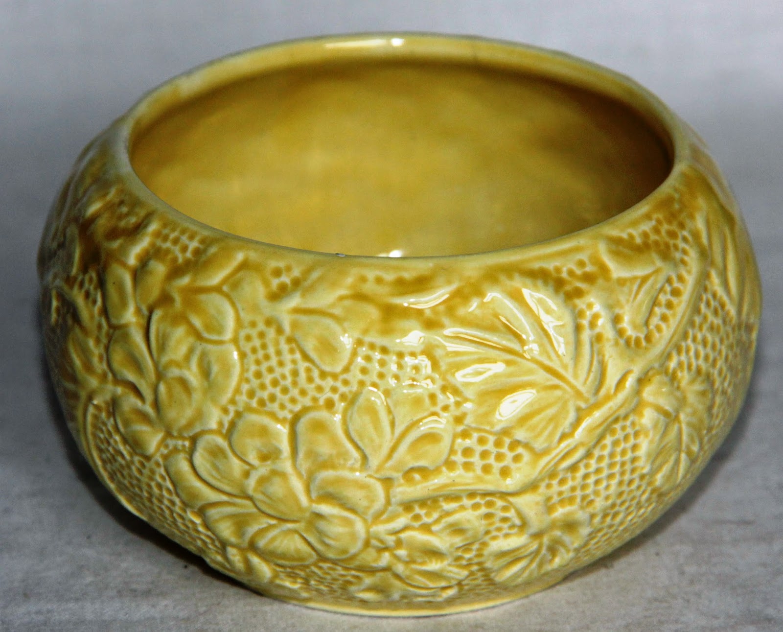 curio-gifts-yellow-azalea-sugar-bowl-british-anchor