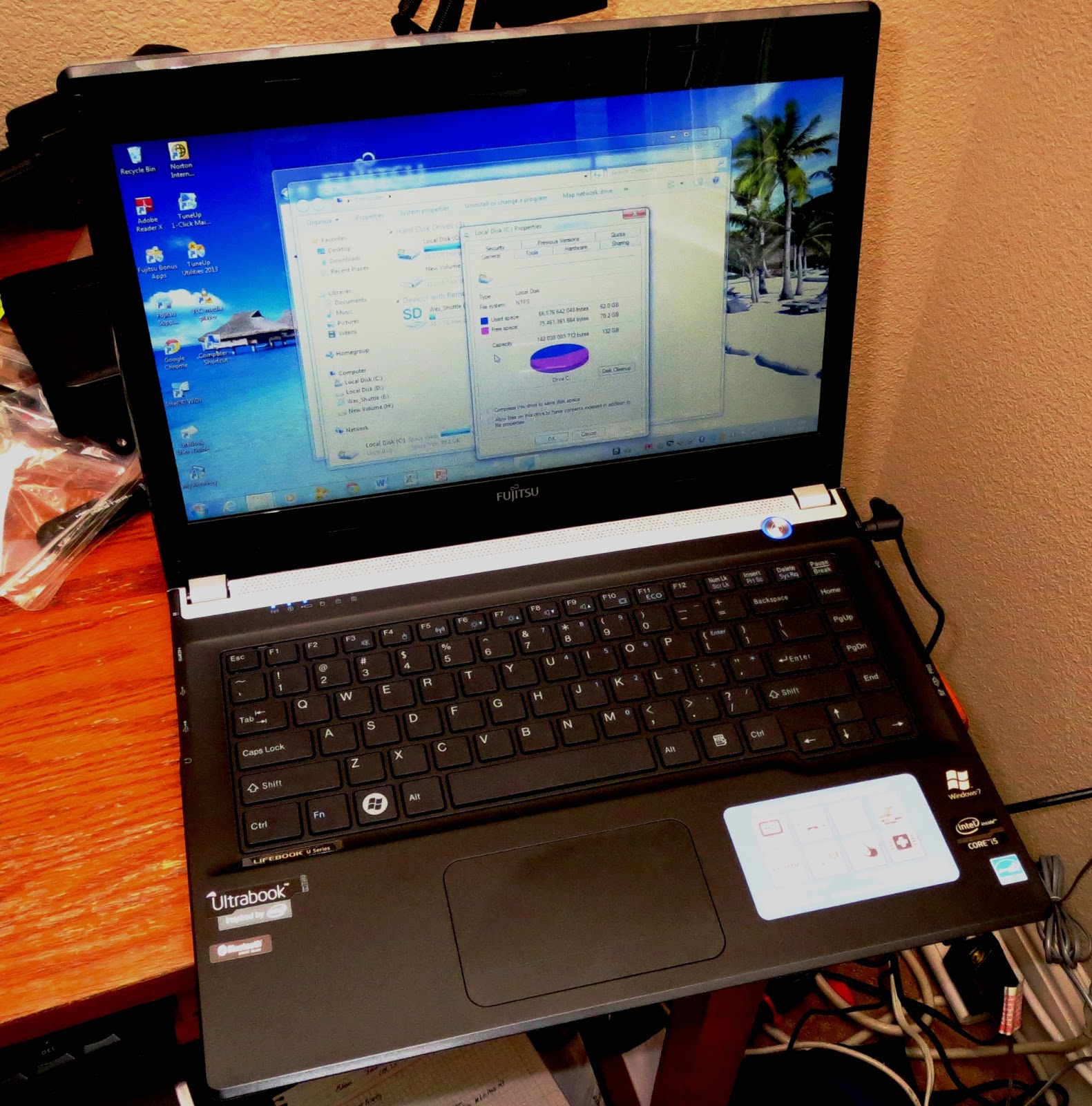 WL BLOG UNO: Fujitsu Lifebook UH572 Ultrabook Review