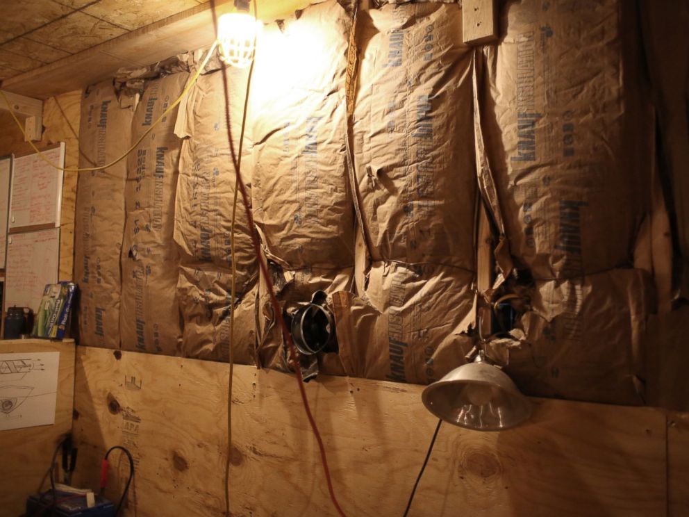 White Wolf : Lakota Solar Team builds sustainable solar-powered houses ...