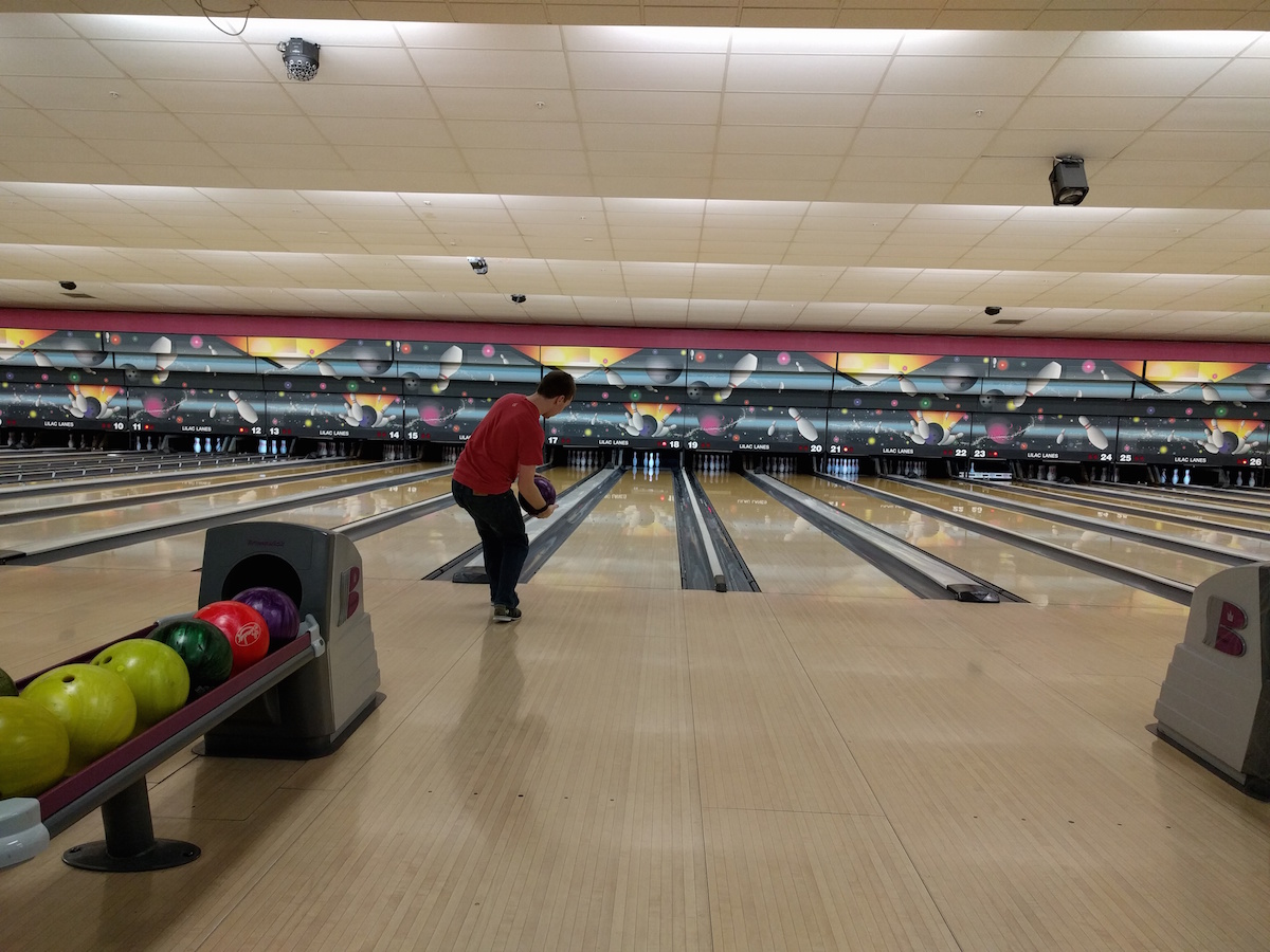 Shallow Cogitations: Bowlin', Bowlin', Bowlin'