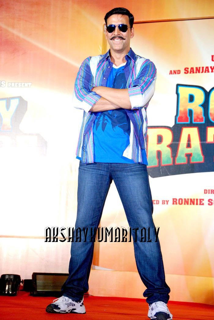 Akshay Kumar Italy: Akshay Kumar at Rowdy Rathore trailer launch on ...