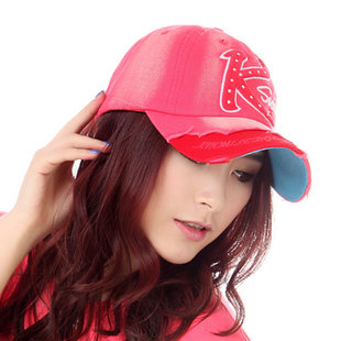 Cute girls with caps :display pics | Awesome dp