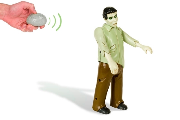 Zombies a control remoto! BRAAINS! | La Guarida Geek