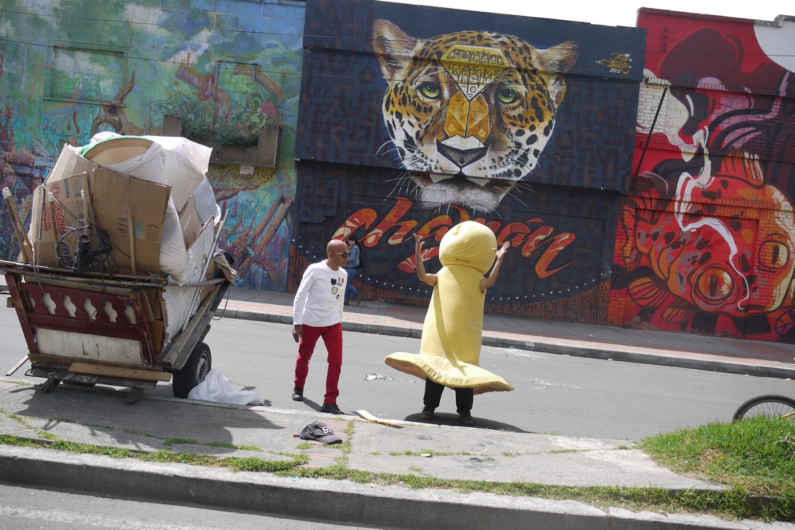 Mike's Bogota Blog: Dressing Right for the Red Light District