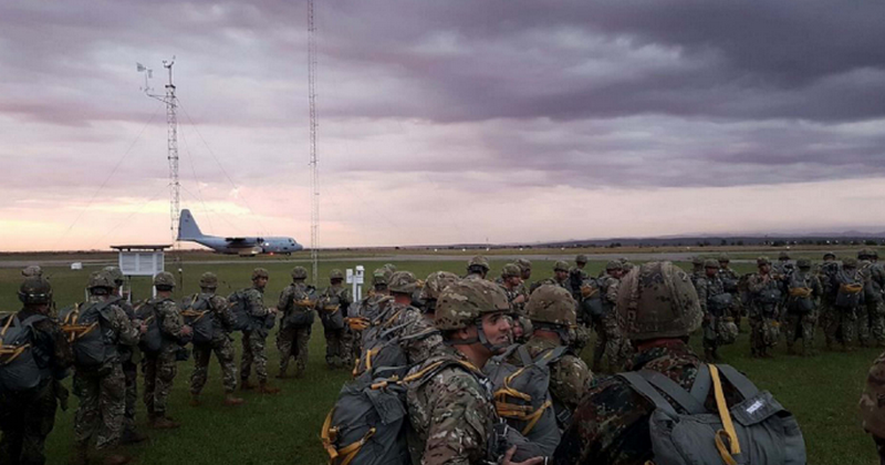 desarrollo defensa y tecnologia belica: Paracaidistas del Ejército Argentino participaron de un ...