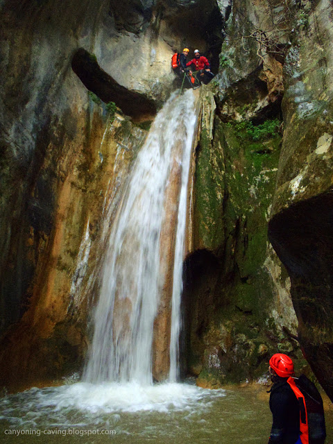 Canyoning - Caving: Φαράγγι "Μέγα Ρέμα"