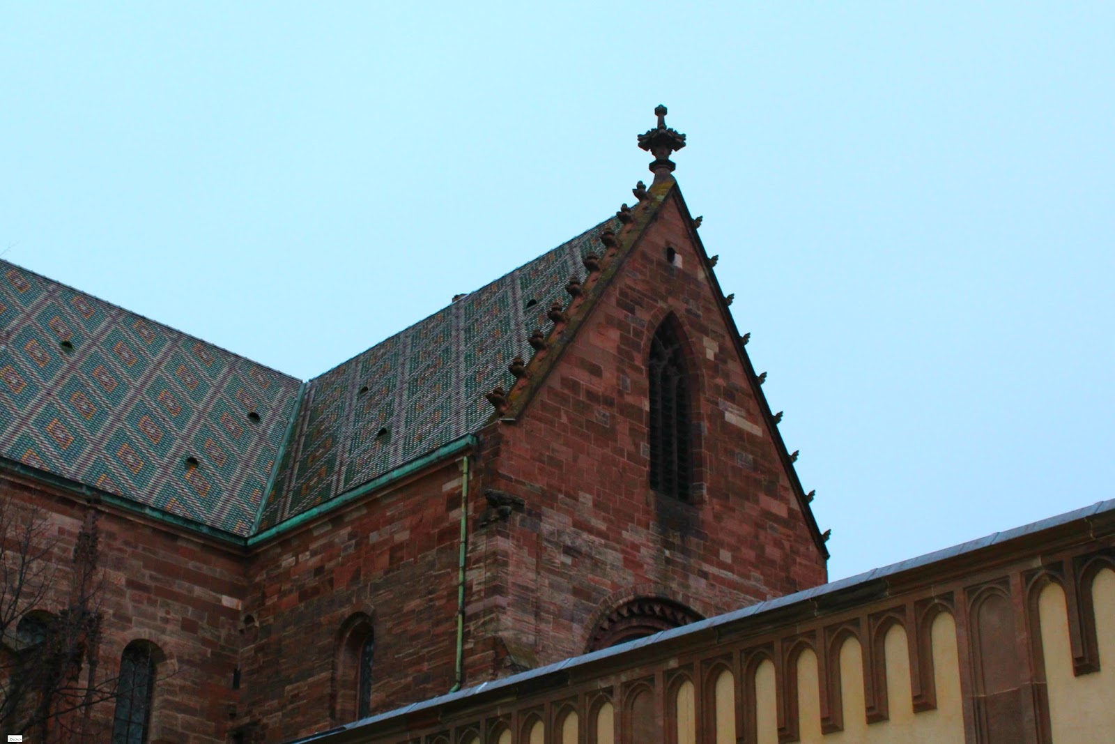 Basel Cathedral (Basel Munster) // Basel, Switzerland | Caravan Sonnet