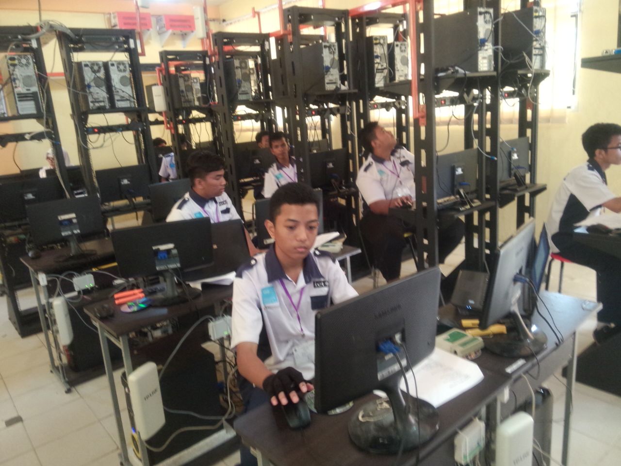 Siswa Kelas XII SMK Labor Ikuti Ujian Kompetensi Keahlian | SMK Labor ... Siswa Kelas XII SMK Labor Ikuti Ujian Kompetensi Keahlian | SMK Labor ...