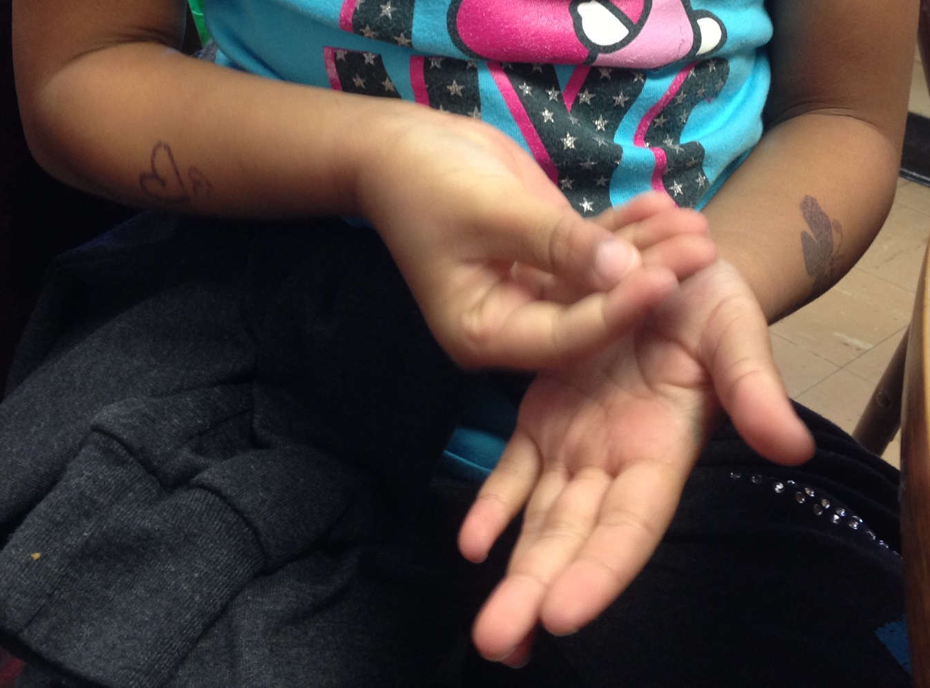 HearMyHands ASL: sign: MONEY. Save $$$ by shopping at the Best Dressed ...