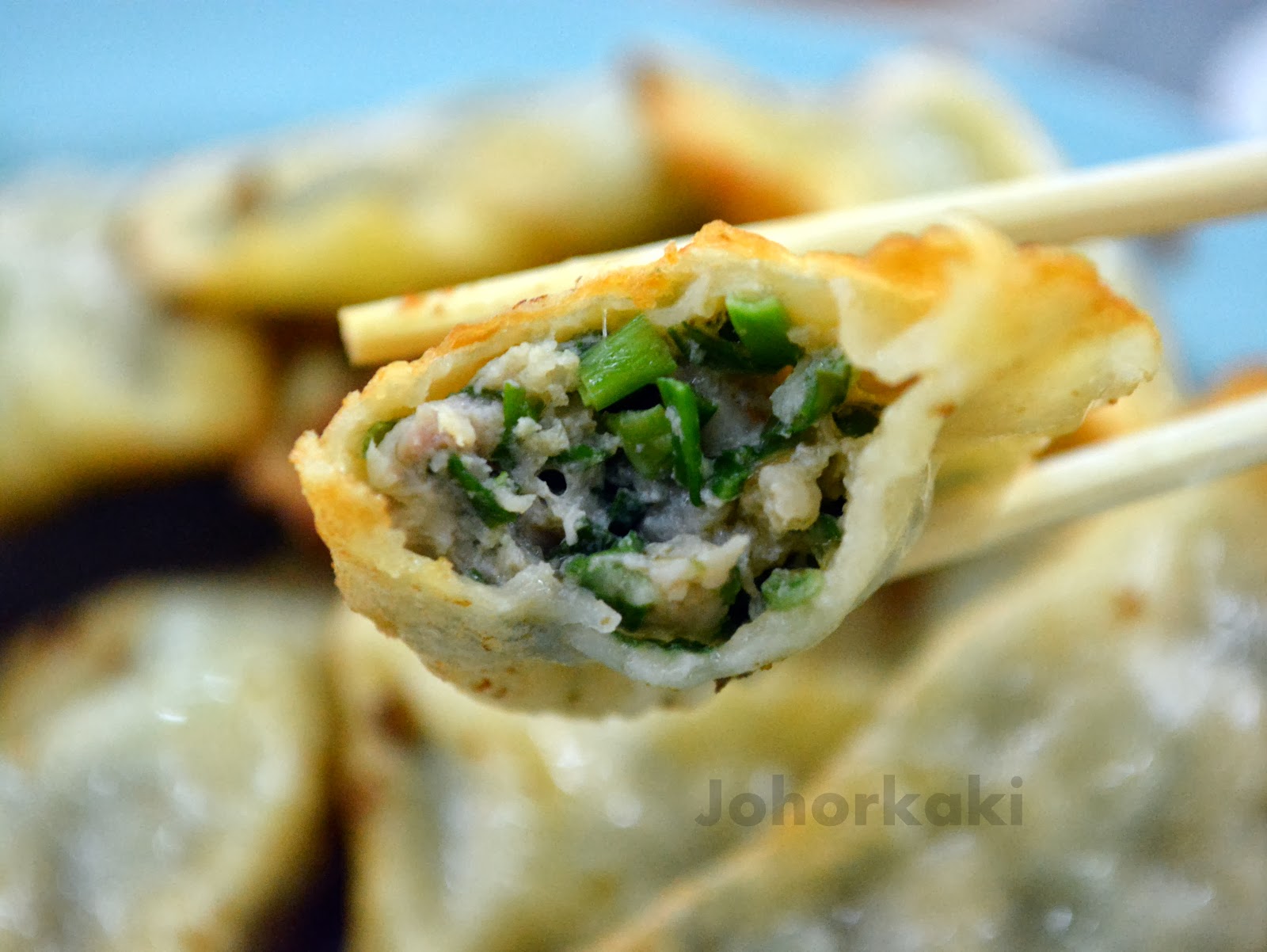 Guo Tie 锅贴 (Pan Fried Dumplings) at Taman Sri Tebrau Hawker Centre ...