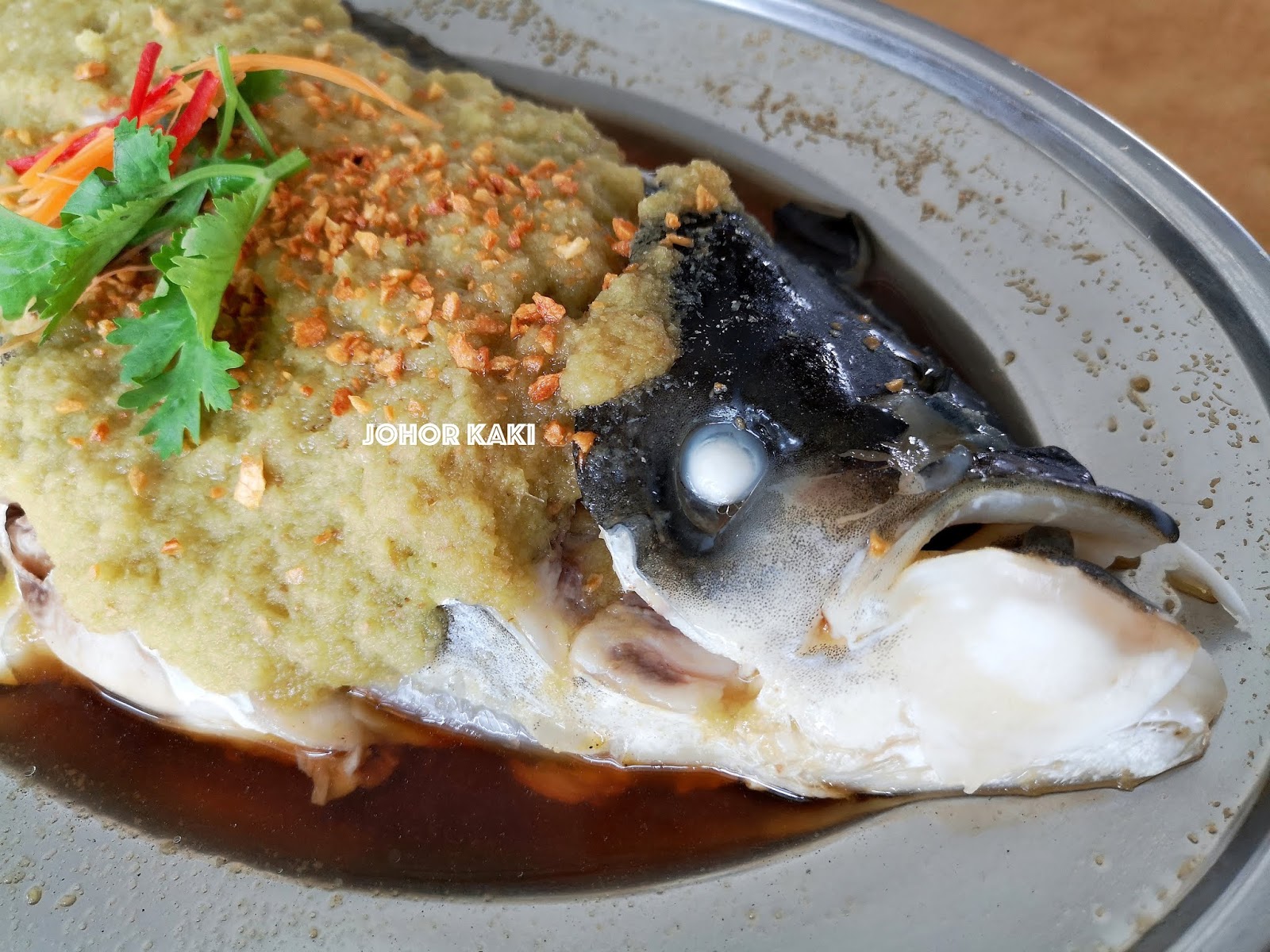 Feilo Heng Steamed Song Fish Head in Johor Bahru 肥佬兴松鱼头.肉骨茶 |Tony Johor ...