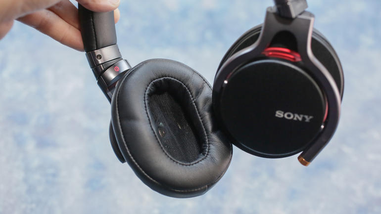 Technology and product reviews: Sony MDR-1A review