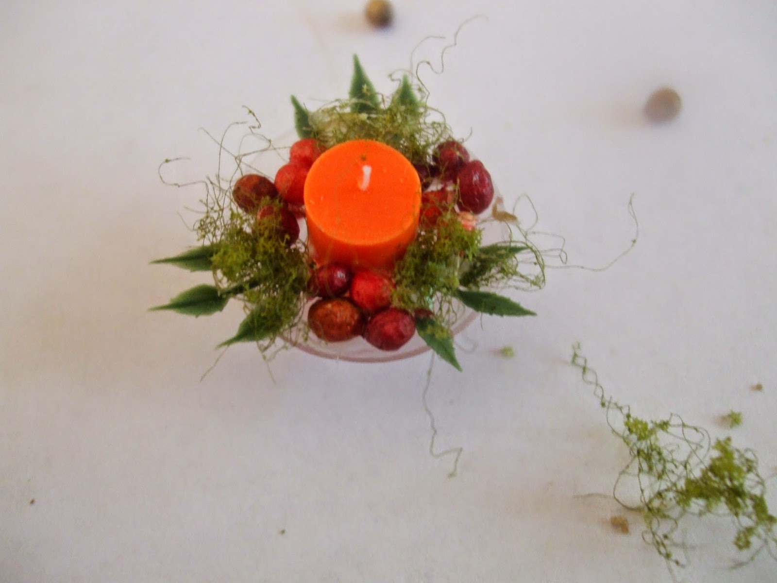 Marianne's Miniverse: The easiest way to make mini candles.