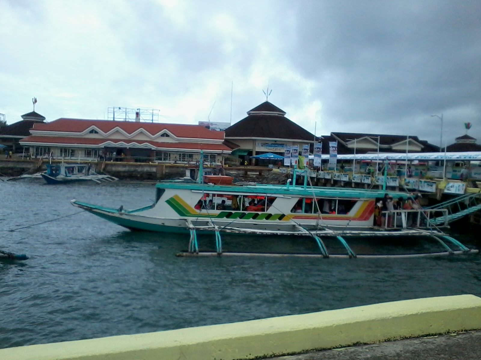 Travel and Tourism: Caticlan to Boracay boats