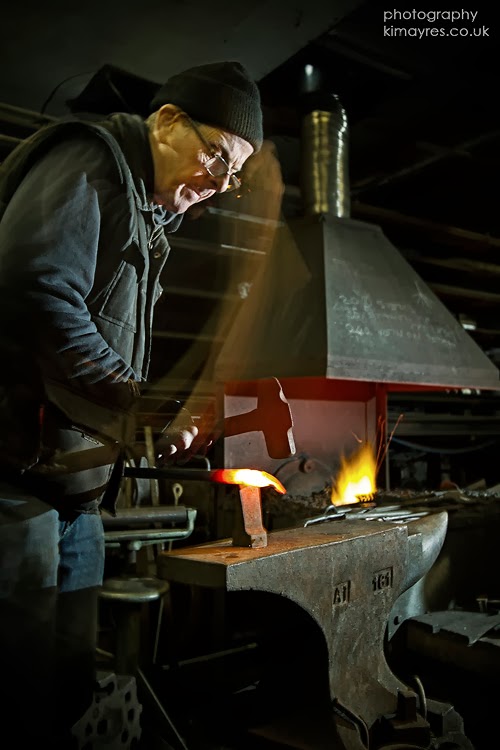 Photographing a Blacksmith - Painting With Shadows