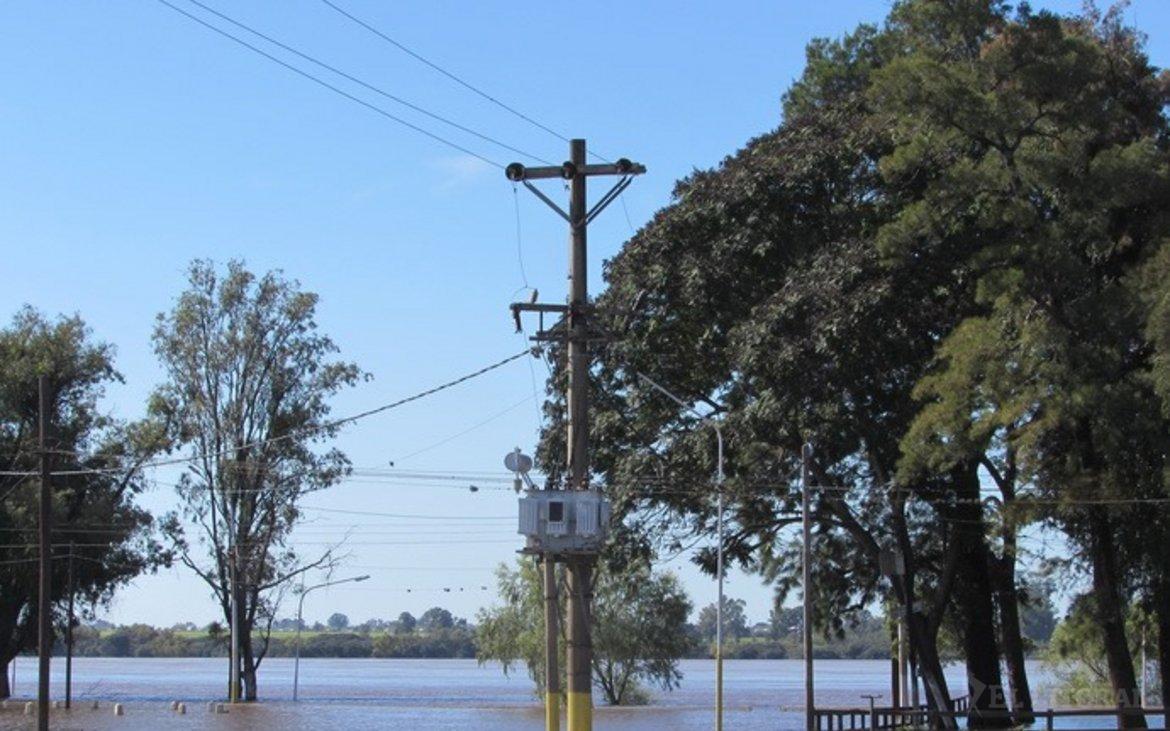 ASOCIACION ECOLOGISTA RIO MOCORETA: CRECE EL RIO URUGUAY