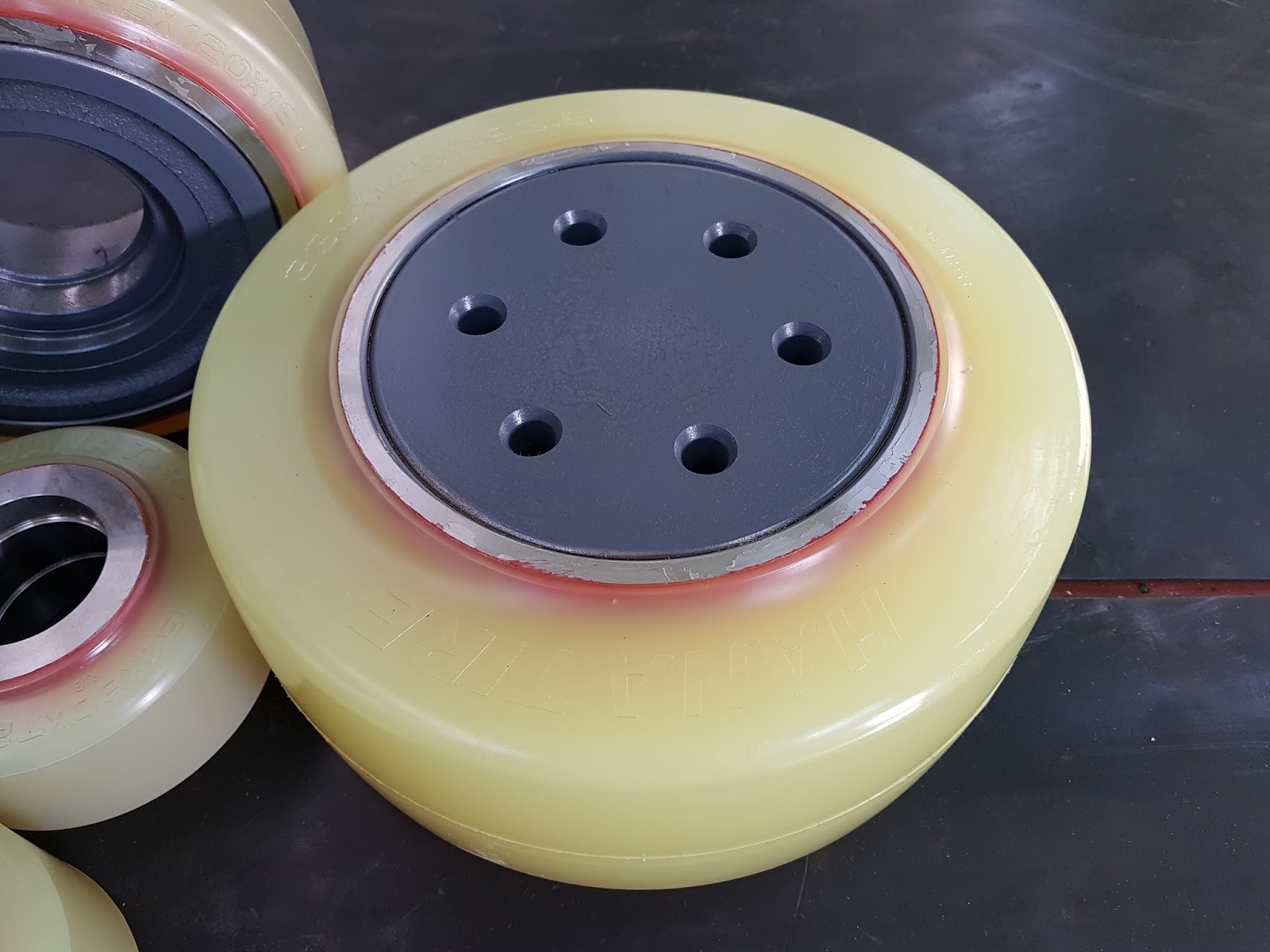 Forklift Urethane Tire Total Solution HANA TIRE: 2016