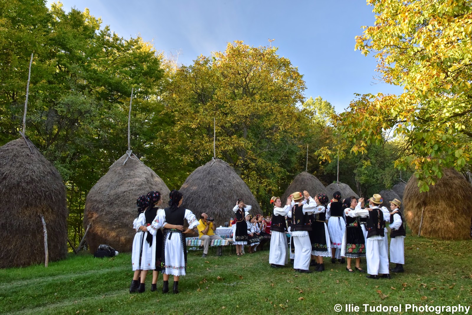 TUDOR PHOTO BLOG: Sarbatoarea Traditionala de la Trestia,Cernesti ...