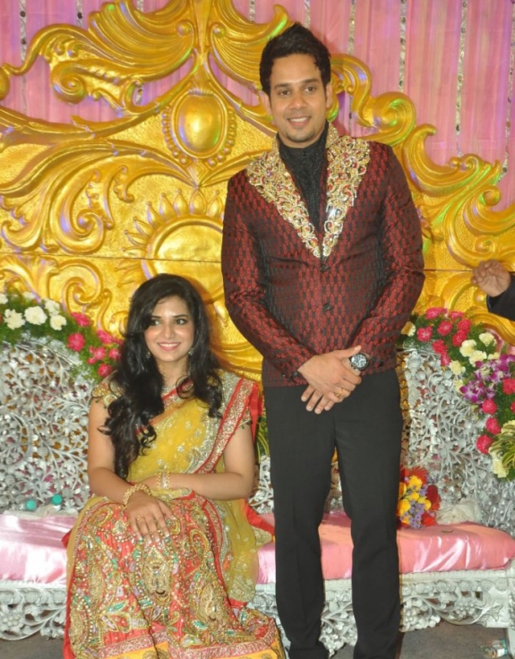 Tamil Actor Bharath and Jeshley Wedding Reception – South India Fashion