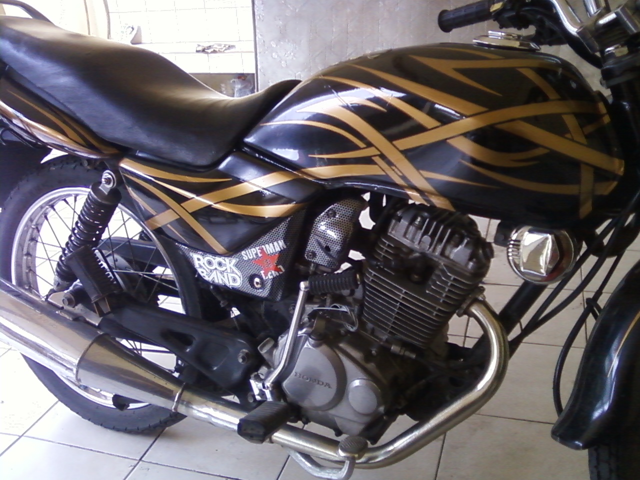 Gambar Modifikasi Stiker Motor Mega Pro 2020