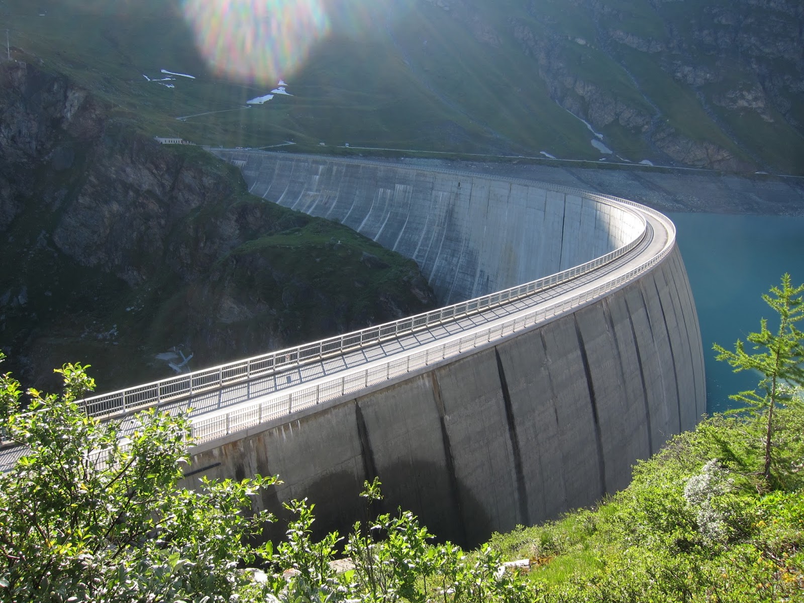 A LA RECHERCHE DE - IN SEARCH OF...: Day 4: Barrage de Moiry (2,200 ...