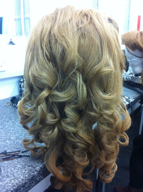 Wig Wonderland: Styling A Lace Wig; 1940's Victory Rolls