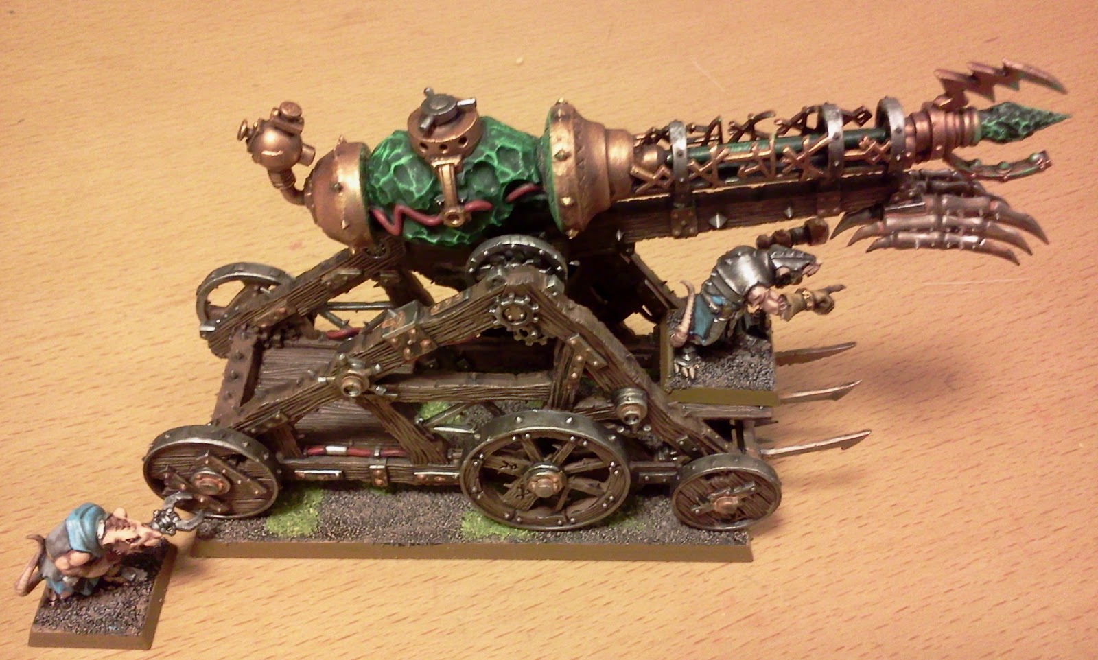 The Chattering Horde: Finished Plagueclaw Catapult/ Warplightning cannon!