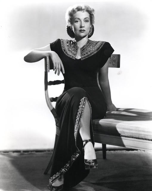 It's The Pictures That Got Small ...: THE MONDAY GLAMOUR 15!