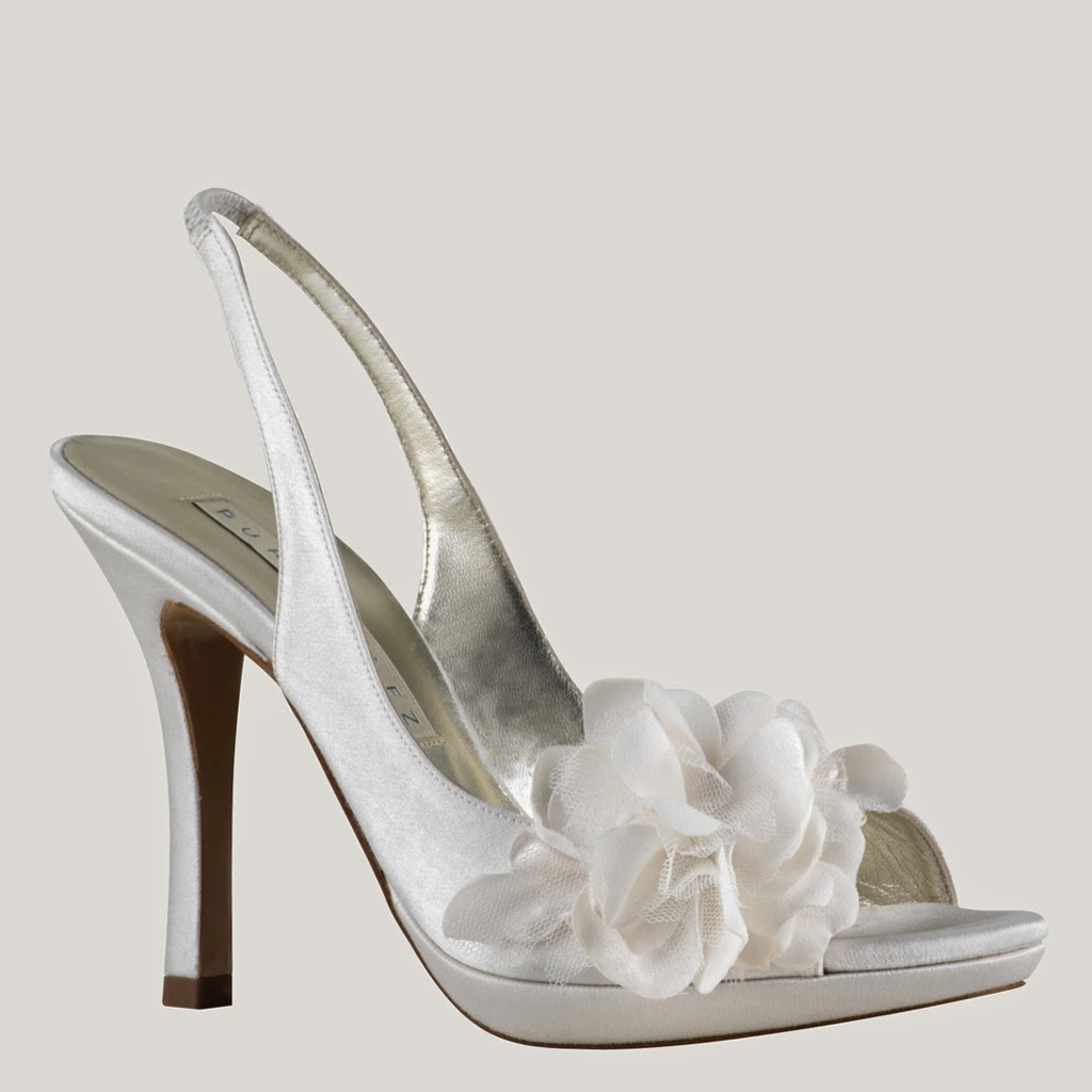 Zapatos de novia con flores | zapatos de moda