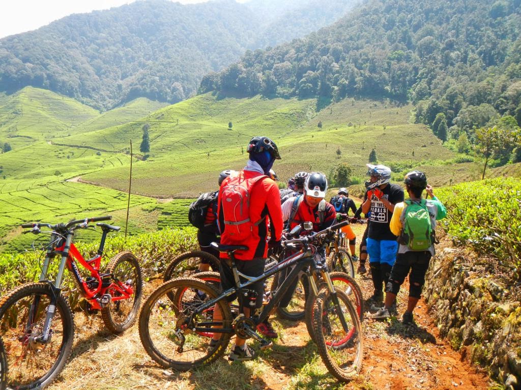 Batu Belang Pangalengan - Dewata - Hutan Gunung Maud - Selap Awi, Garut ...