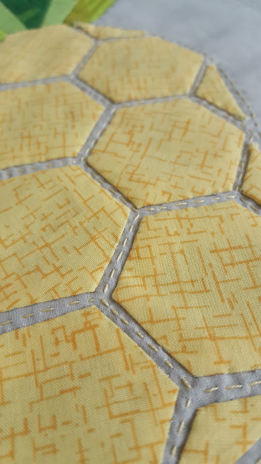 pineapple with hexagons quilt pattern tutorial | All about patchwork and quilting