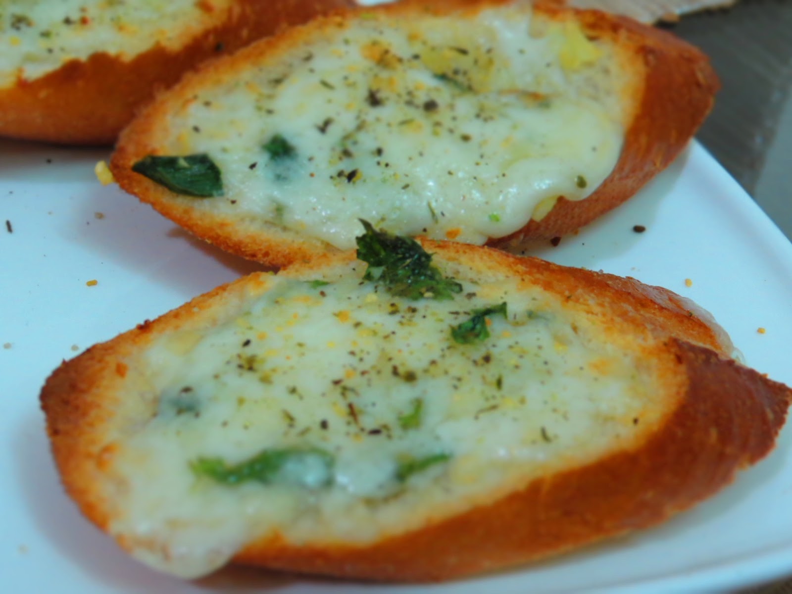 Mittu Cooking Love: Tastiest Cheesy Garlic Bread Ever | Garlic Bread ...