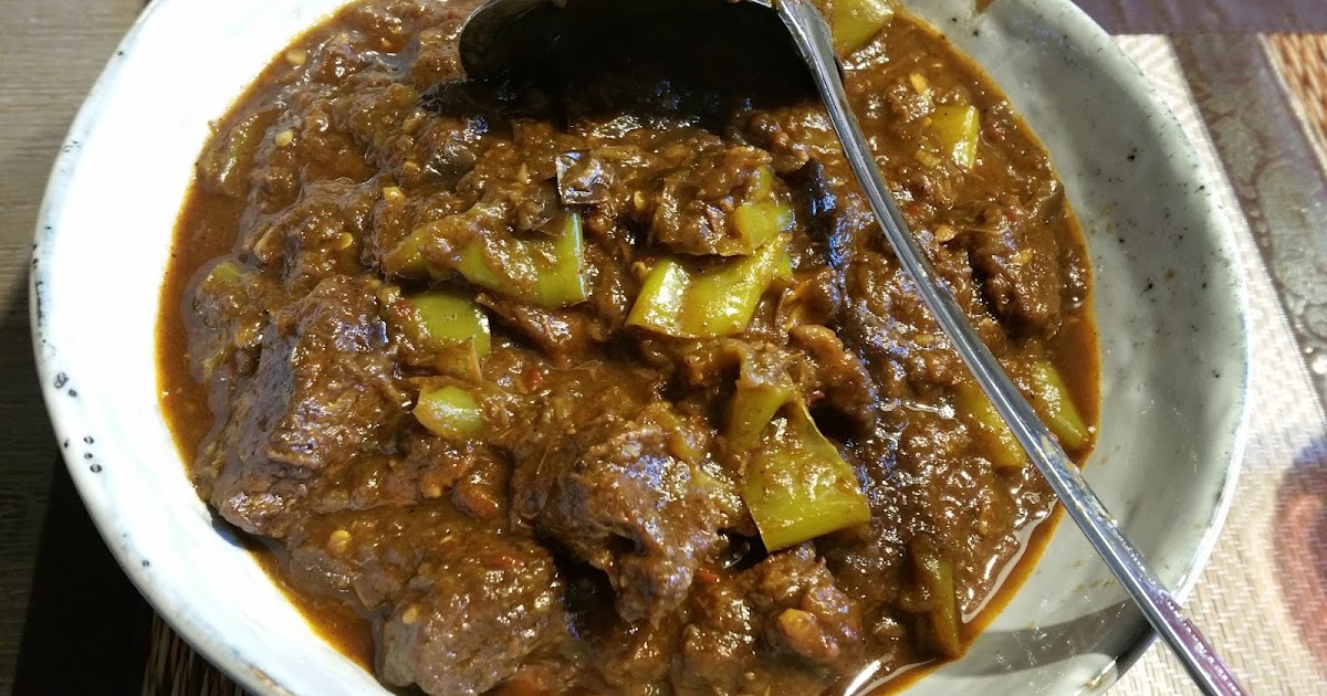 Geschmortes Rindfleisch mit Granatapfel Soße und arabischem Reis (Beef ...