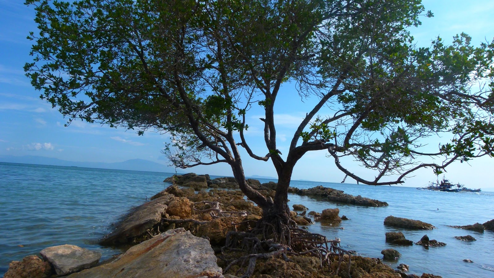 BUROT BEACH - Lakwatserong Tsinelas