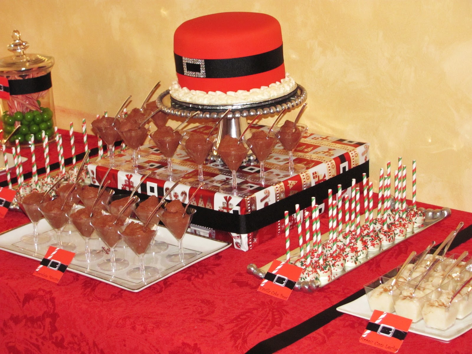 SWEET TREATS CAROUSEL: Christmas Dessert Table