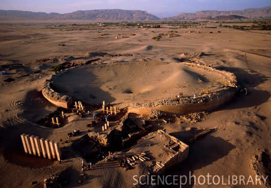 Baca: Runtuhnya Kekuasaan Ratu Saba